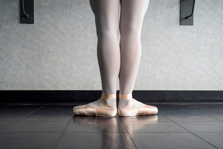 5 ways to prevent common knee and hip injuries for dancers | Hip & Knee ...
